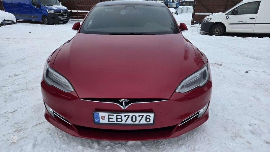 Sarkans Tesla Model S 2017 Tauragė, ar dzinēja tilpumu 0.00 L un nobraukumu 22 tūkst. km par 26800 €, foto 3 vietnē AUTOMOTO.COM.LV