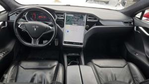 Sarkans Tesla Model S 2017 Tauragė, ar dzinēja tilpumu 0.00 L un nobraukumu 22 tūkst. km par 26800 €, foto 11 vietnē AUTOMOTO.COM.LV