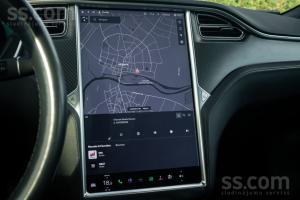 Red Tesla Model S 2017 in Jelgava, with an engine capacity of 0.00 L and mileage of 123 thousand km for 17700 €, photo 14 on AUTOMOTO.COM.LV