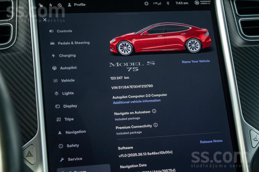 Red Tesla Model S 2017 in Jelgava, with an engine capacity of 0.00 L and mileage of 123 thousand km for 17700 €, photo 15 on AUTOMOTO.COM.LV
