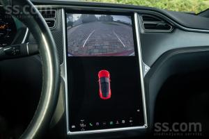 Red Tesla Model S 2017 in Jelgava, with an engine capacity of 0.00 L and mileage of 123 thousand km for 17700 €, photo 16 on AUTOMOTO.COM.LV