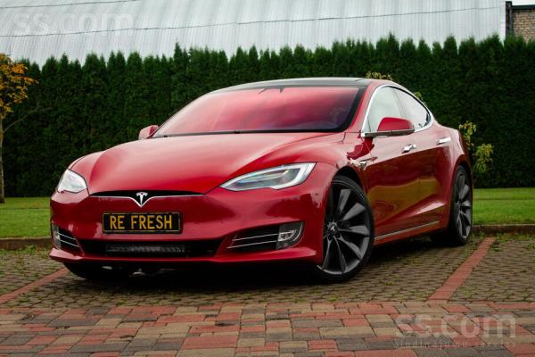 Red Tesla Model S 2017 in Jelgava, with an engine capacity of 0.00 L and mileage of 204 thousand km for 17990 €, photo 4 on AUTOMOTO.COM.LV