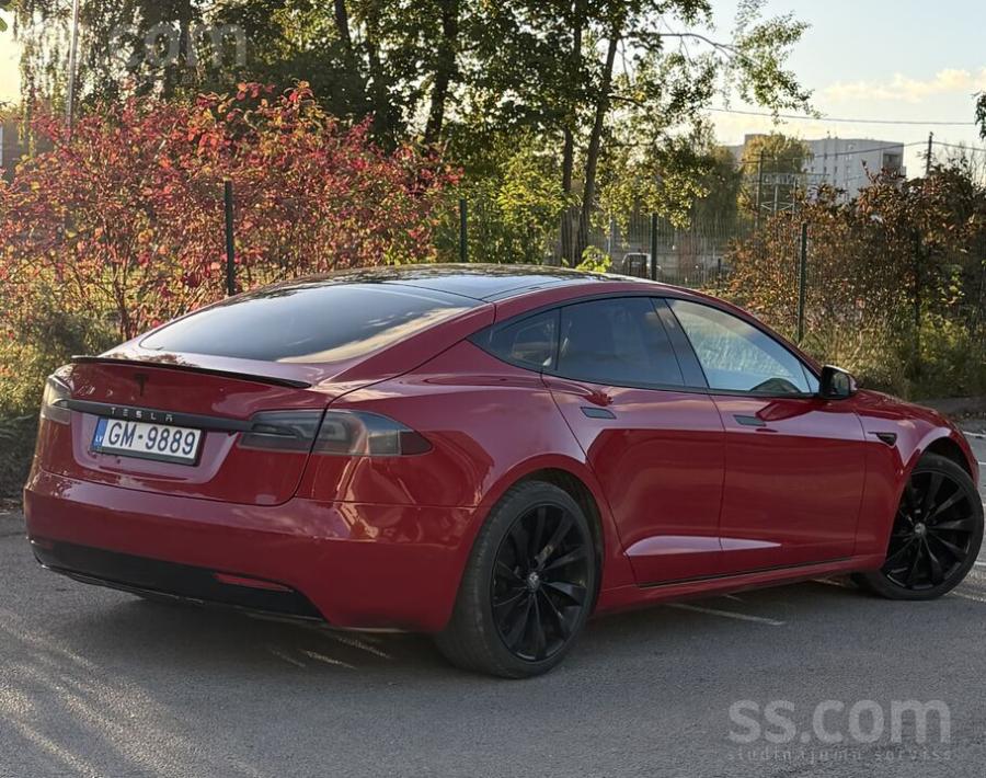 Sarkans Tesla Model S 2017 Ogre, ar dzinēja tilpumu 0.00 L un nobraukumu 140 tūkst. km par 21999 €, foto 5 vietnē AUTOMOTO.COM.LV