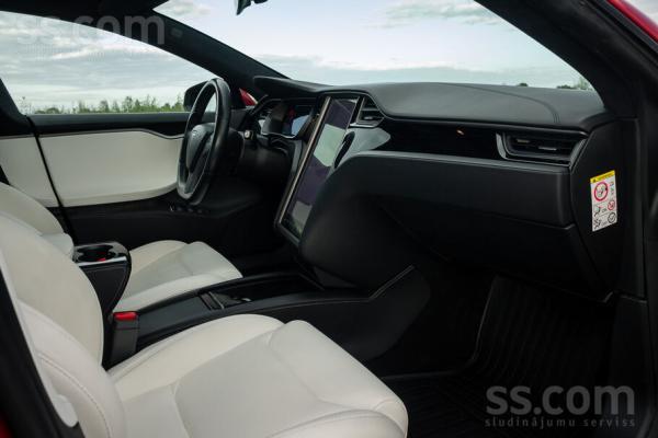Sarkans Tesla Model S 2018 Jelgava, ar dzinēja tilpumu 0.00 L un nobraukumu 148 tūkst. km par 18900 €, foto 8 vietnē AUTOMOTO.COM.LV