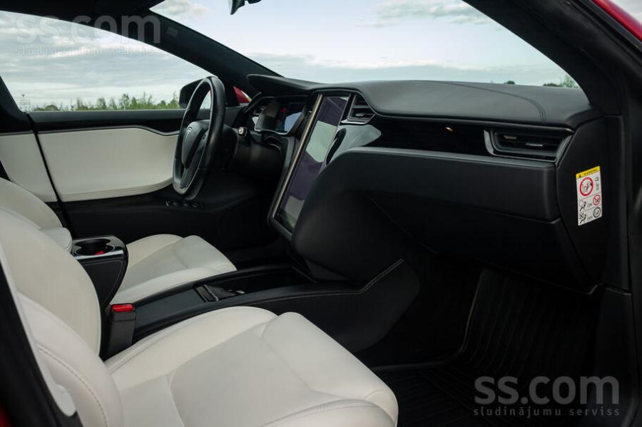 Sarkans Tesla Model S 2018 Jelgava, ar dzinēja tilpumu 0.00 L un nobraukumu 148 tūkst. km par 18900 €, foto 8 vietnē AUTOMOTO.COM.LV