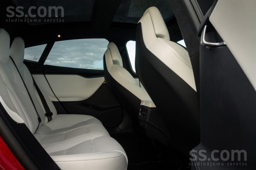 Sarkans Tesla Model S 2018 Jelgava, ar dzinēja tilpumu 0.00 L un nobraukumu 148 tūkst. km par 18900 €, foto 9 vietnē AUTOMOTO.COM.LV