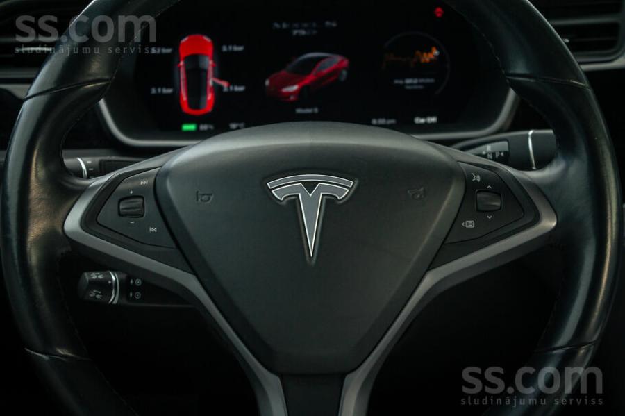 Sarkans Tesla Model S 2018 Jelgava, ar dzinēja tilpumu 0.00 L un nobraukumu 148 tūkst. km par 18900 €, foto 12 vietnē AUTOMOTO.COM.LV