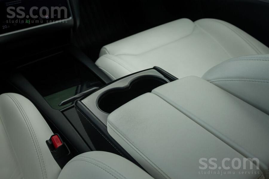 Sarkans Tesla Model S 2018 Jelgava, ar dzinēja tilpumu 0.00 L un nobraukumu 148 tūkst. km par 18900 €, foto 18 vietnē AUTOMOTO.COM.LV
