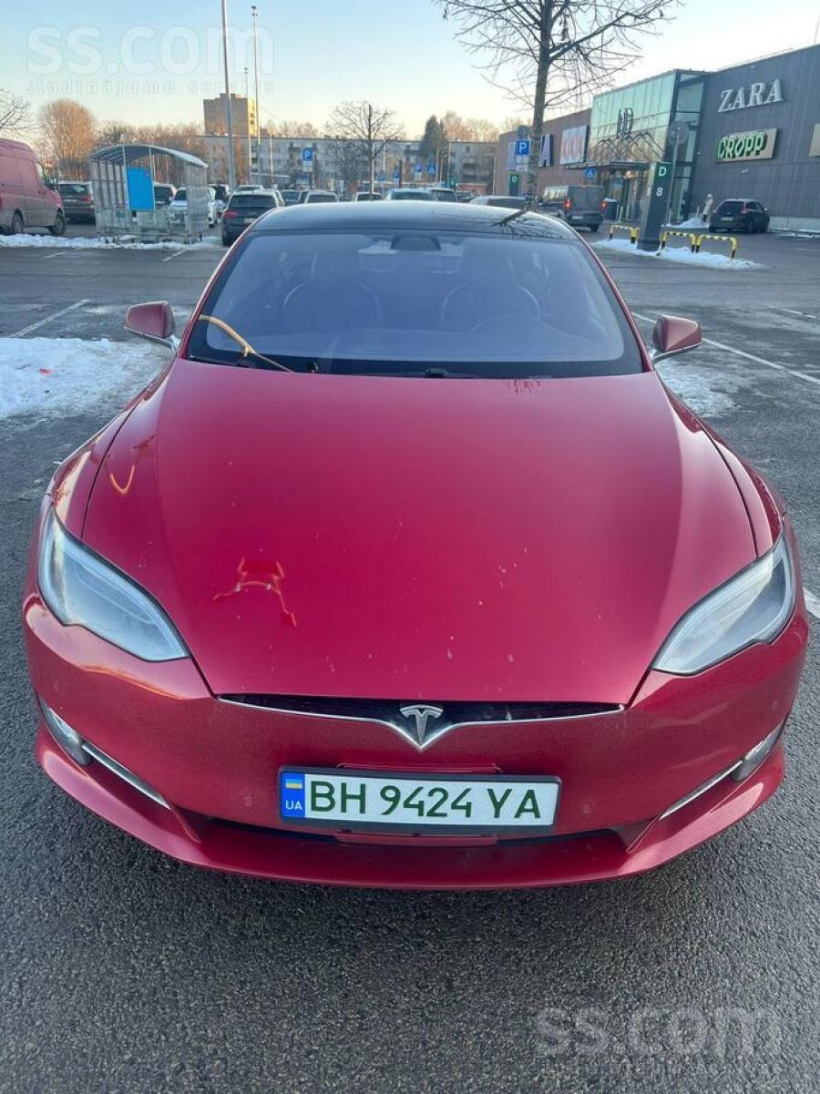 Sarkans Tesla Model S 2020 Rīga, ar dzinēja tilpumu 0.00 L un nobraukumu 160 tūkst. km par 25000 €, foto 1 vietnē AUTOMOTO.COM.LV