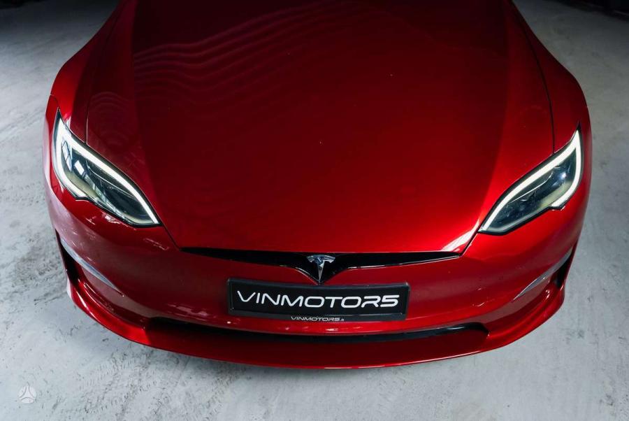 Red Tesla Model S 2023 in Vilnius, with an engine capacity of 0.00 L and mileage of 56 thousand km for 64998 €, photo 12 on AUTOMOTO.COM.LV