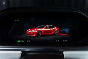 Red Tesla Model S 2023 in Vilnius, with an engine capacity of 0.00 L and mileage of 56 thousand km for 64998 €, photo 18 on AUTOMOTO.COM.LV