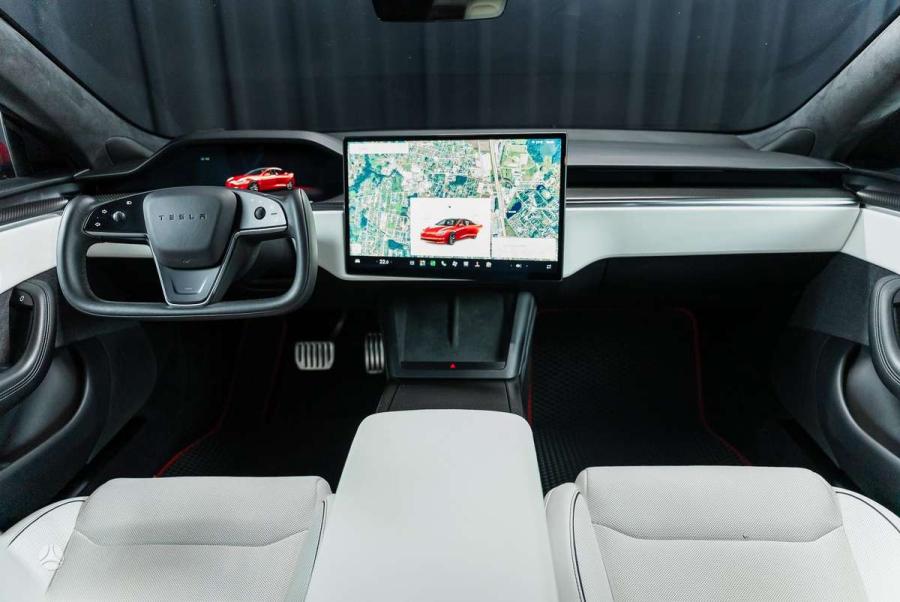 Red Tesla Model S 2023 in Vilnius, with an engine capacity of 0.00 L and mileage of 56 thousand km for 64998 €, photo 20 on AUTOMOTO.COM.LV