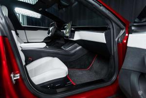 Red Tesla Model S 2023 in Vilnius, with an engine capacity of 0.00 L and mileage of 56 thousand km for 64998 €, photo 24 on AUTOMOTO.COM.LV