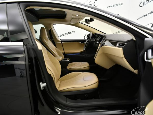 Tesla Model S 2013 Viļņa, ar dzinēja tilpumu 0.00 L un nobraukumu 178 tūkst. km par 12900 €, foto 4 vietnē AUTOMOTO.COM.LV