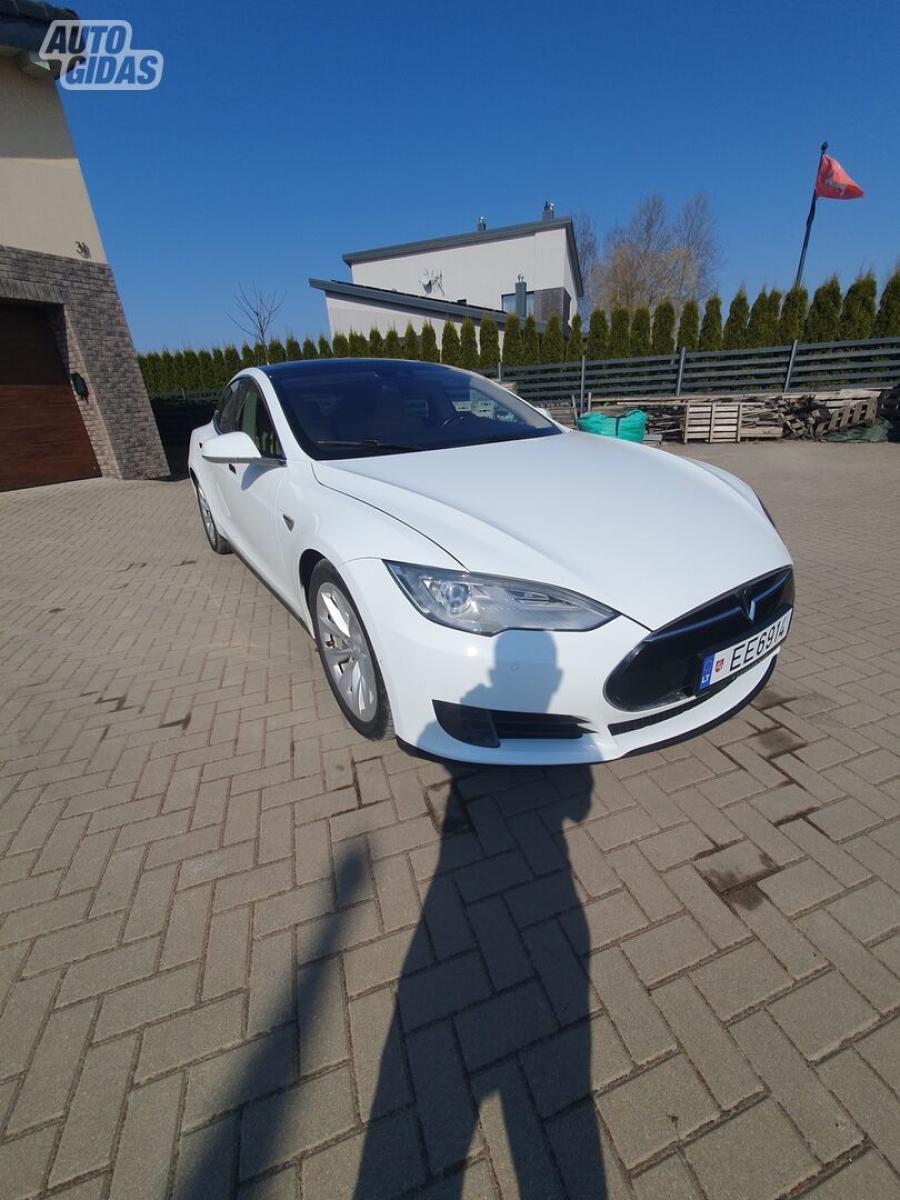 Tesla Model S 2015 in Vilnius, with an engine capacity of 0.00 L and mileage of 227 thousand km for 13500 €, photo 2 on AUTOMOTO.COM.LV