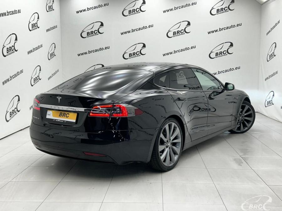 Tesla Model S 2016 in Vilnius, with an engine capacity of 0.00 L and mileage of 263 thousand km for 14999 €, photo 2 on AUTOMOTO.COM.LV
