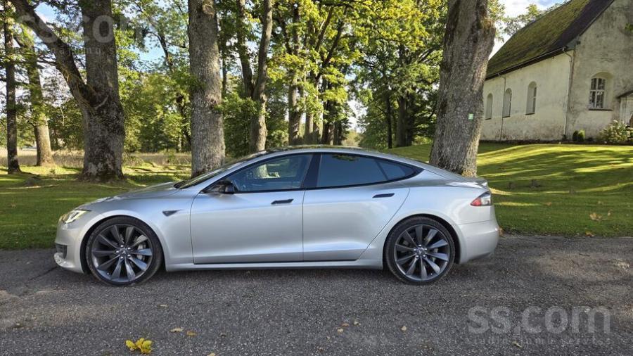 Tesla Model S 2016 in Riga, with an engine capacity of 0.00 L and mileage of 213 thousand km for 19400 €, photo 3 on AUTOMOTO.COM.LV