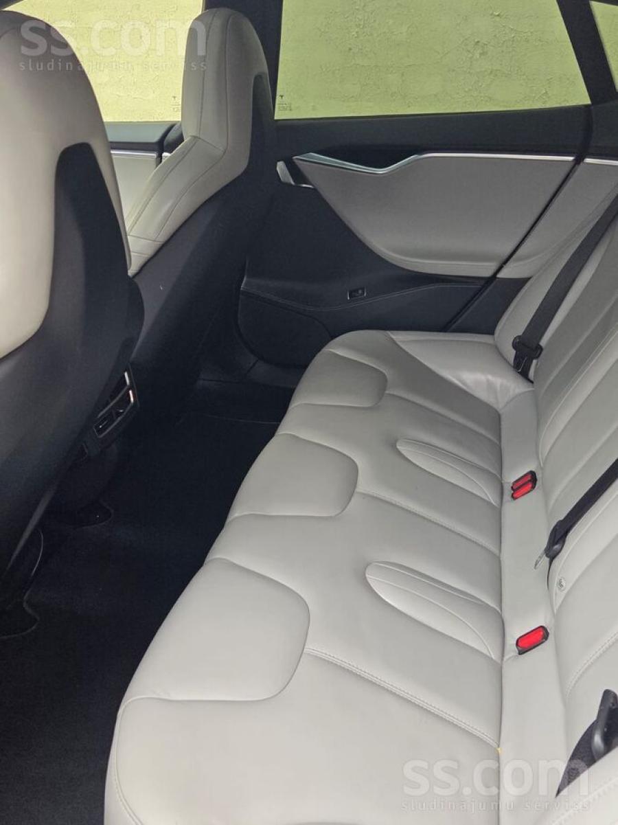 Tesla Model S 2016 in Riga, with an engine capacity of 0.00 L and mileage of 213 thousand km for 19400 €, photo 8 on AUTOMOTO.COM.LV
