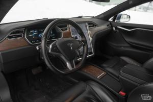 Tesla Model S 2017 in Vilnius, with an engine capacity of 0.00 L and mileage of 122 thousand km for 22500 €, photo 13 on AUTOMOTO.COM.LV