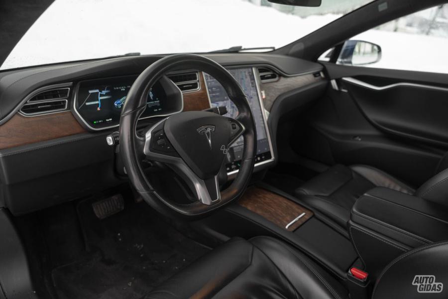 Tesla Model S 2017 in Vilnius, with an engine capacity of 0.00 L and mileage of 122 thousand km for 22500 €, photo 13 on AUTOMOTO.COM.LV