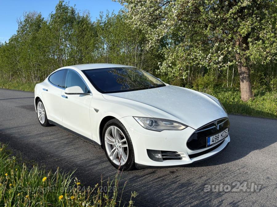 Balts Tesla Model S 2014 Tallina, ar dzinēja tilpumu 0.00 L un nobraukumu 344 tūkst. km par 10500 €, foto 5 vietnē AUTOMOTO.COM.LV