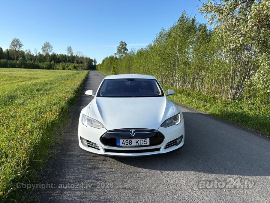 Balts Tesla Model S 2014 Tallina, ar dzinēja tilpumu 0.00 L un nobraukumu 344 tūkst. km par 10500 €, foto 6 vietnē AUTOMOTO.COM.LV