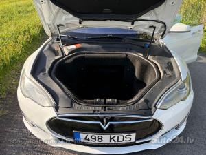 Balts Tesla Model S 2014 Tallina, ar dzinēja tilpumu 0.00 L un nobraukumu 344 tūkst. km par 10500 €, foto 9 vietnē AUTOMOTO.COM.LV