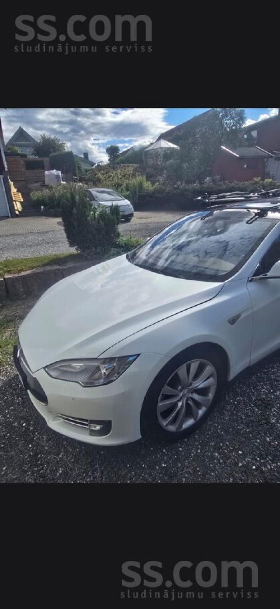White Tesla Model S 2014 in Riga, with an engine capacity of 0.00 L and mileage of 191 thousand km for 13777 €, photo 3 on AUTOMOTO.COM.LV
