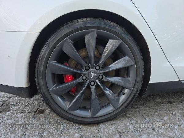Balts Tesla Model S 2015 Tallina, ar dzinēja tilpumu 0.00 L un nobraukumu 222 tūkst. km par 22500 €, foto 11 vietnē AUTOMOTO.COM.LV