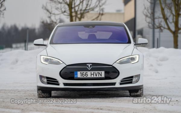 Balts Tesla Model S 2015 Tartu, ar dzinēja tilpumu 0.00 L un nobraukumu 197 tūkst. km par 17900 €, foto 2 vietnē AUTOMOTO.COM.LV
