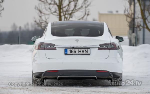 Balts Tesla Model S 2015 Tartu, ar dzinēja tilpumu 0.00 L un nobraukumu 197 tūkst. km par 17900 €, foto 6 vietnē AUTOMOTO.COM.LV