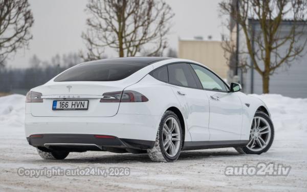 Balts Tesla Model S 2015 Tartu, ar dzinēja tilpumu 0.00 L un nobraukumu 197 tūkst. km par 17900 €, foto 8 vietnē AUTOMOTO.COM.LV