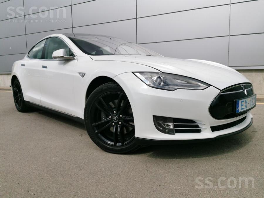 White Tesla Model S 2015 in Riga, with an engine capacity of 0.00 L and mileage of 114 thousand km for 18150 €, photo 11 on AUTOMOTO.COM.LV