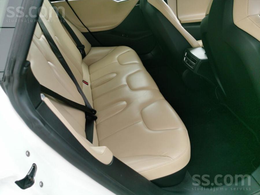 White Tesla Model S 2015 in Riga, with an engine capacity of 0.00 L and mileage of 114 thousand km for 18150 €, photo 16 on AUTOMOTO.COM.LV