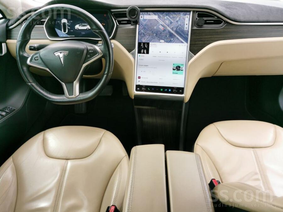 White Tesla Model S 2015 in Riga, with an engine capacity of 0.00 L and mileage of 114 thousand km for 18150 €, photo 17 on AUTOMOTO.COM.LV