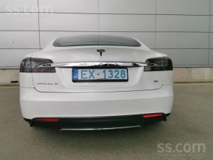 White Tesla Model S 2015 in Riga, with an engine capacity of 0.00 L and mileage of 114 thousand km for 18150 €, photo 20 on AUTOMOTO.COM.LV