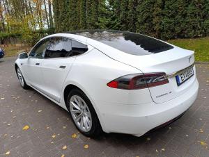 Balts Tesla Model S 2016 Viļņa, ar dzinēja tilpumu 0.00 L un nobraukumu 32 tūkst. km par 25700 €, foto 4 vietnē AUTOMOTO.COM.LV
