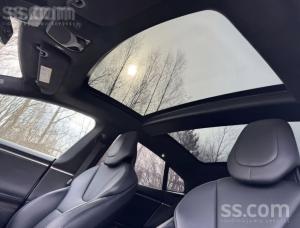 White Tesla Model S 2016 in Riga, with an engine capacity of 0.00 L and mileage of 187 thousand km for 18990 €, photo 17 on AUTOMOTO.COM.LV