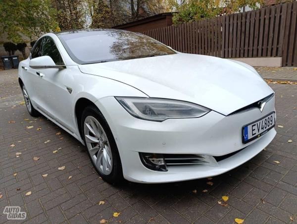 Balts Tesla Model S 2016 Viļņa, ar dzinēja tilpumu 0.00 L un nobraukumu 32 tūkst. km par 25700 €, foto 2 vietnē AUTOMOTO.COM.LV