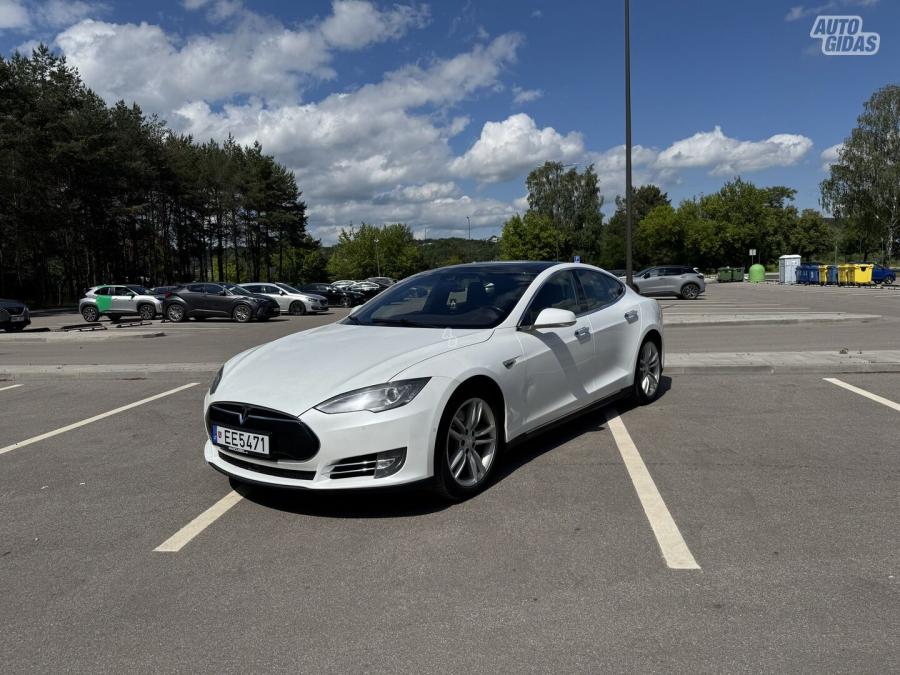 Balts Tesla Model S 2016 Kauņa, ar dzinēja tilpumu 0.00 L un nobraukumu 288 tūkst. km par 17000 €, foto 1 vietnē AUTOMOTO.COM.LV
