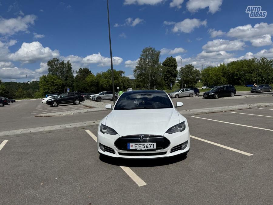 Balts Tesla Model S 2016 Kauņa, ar dzinēja tilpumu 0.00 L un nobraukumu 288 tūkst. km par 17000 €, foto 3 vietnē AUTOMOTO.COM.LV
