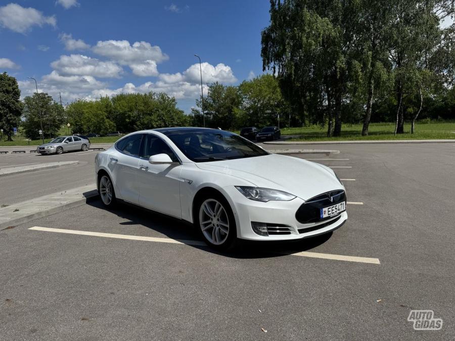 Balts Tesla Model S 2016 Kauņa, ar dzinēja tilpumu 0.00 L un nobraukumu 288 tūkst. km par 17000 €, foto 4 vietnē AUTOMOTO.COM.LV