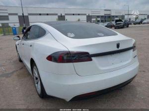 White Tesla Model S 2016 in Klaipeda, with an engine capacity of 0.00 L and mileage of 119 thousand km for 5300 €, photo 4 on AUTOMOTO.COM.LV