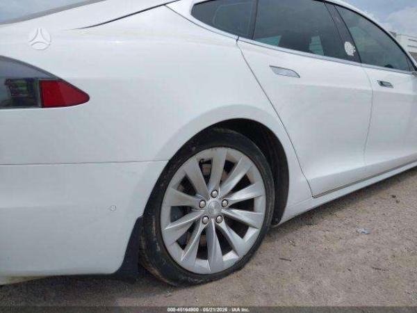 Balts Tesla Model S 2016 Klaipėda, ar dzinēja tilpumu 0.00 L un nobraukumu 119 tūkst. km par 5300 €, foto 6 vietnē AUTOMOTO.COM.LV