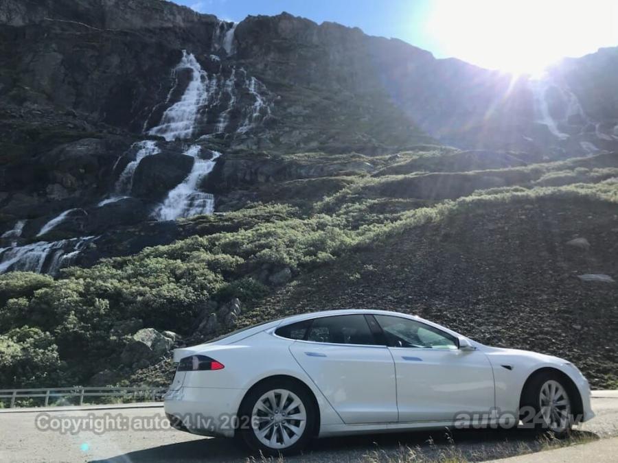 Balts Tesla Model S 2017 Tartu, ar dzinēja tilpumu 0.00 L un nobraukumu 189 tūkst. km par 21990 €, foto 2 vietnē AUTOMOTO.COM.LV