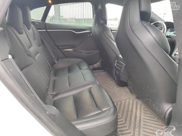 White Tesla Model S 2017 in Avizieniai, with an engine capacity of 0.00 L and mileage of 45 thousand km for 21900 €, photo 10 on AUTOMOTO.COM.LV