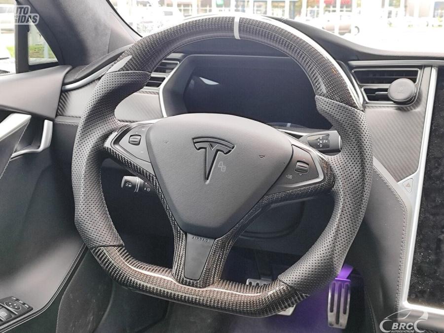 White Tesla Model S 2017 in Avizieniai, with an engine capacity of 0.00 L and mileage of 45 thousand km for 21900 €, photo 18 on AUTOMOTO.COM.LV