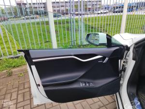 White Tesla Model S 2017 in Avizieniai, with an engine capacity of 0.00 L and mileage of 45 thousand km for 21900 €, photo 19 on AUTOMOTO.COM.LV
