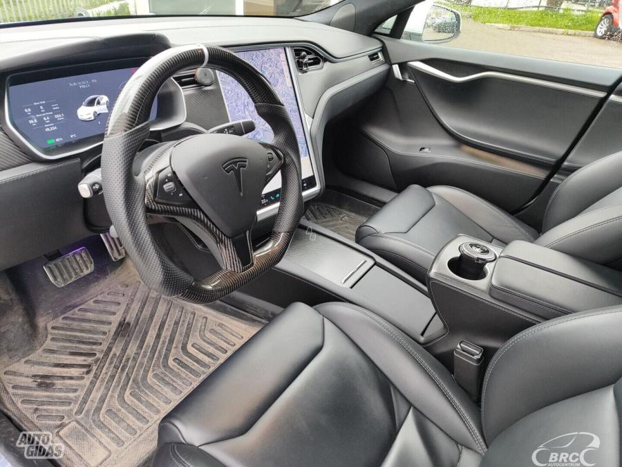 White Tesla Model S 2017 in Avizieniai, with an engine capacity of 0.00 L and mileage of 45 thousand km for 21900 €, photo 22 on AUTOMOTO.COM.LV