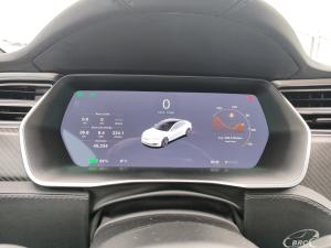White Tesla Model S 2017 in Avizieniai, with an engine capacity of 0.00 L and mileage of 45 thousand km for 21900 €, photo 29 on AUTOMOTO.COM.LV